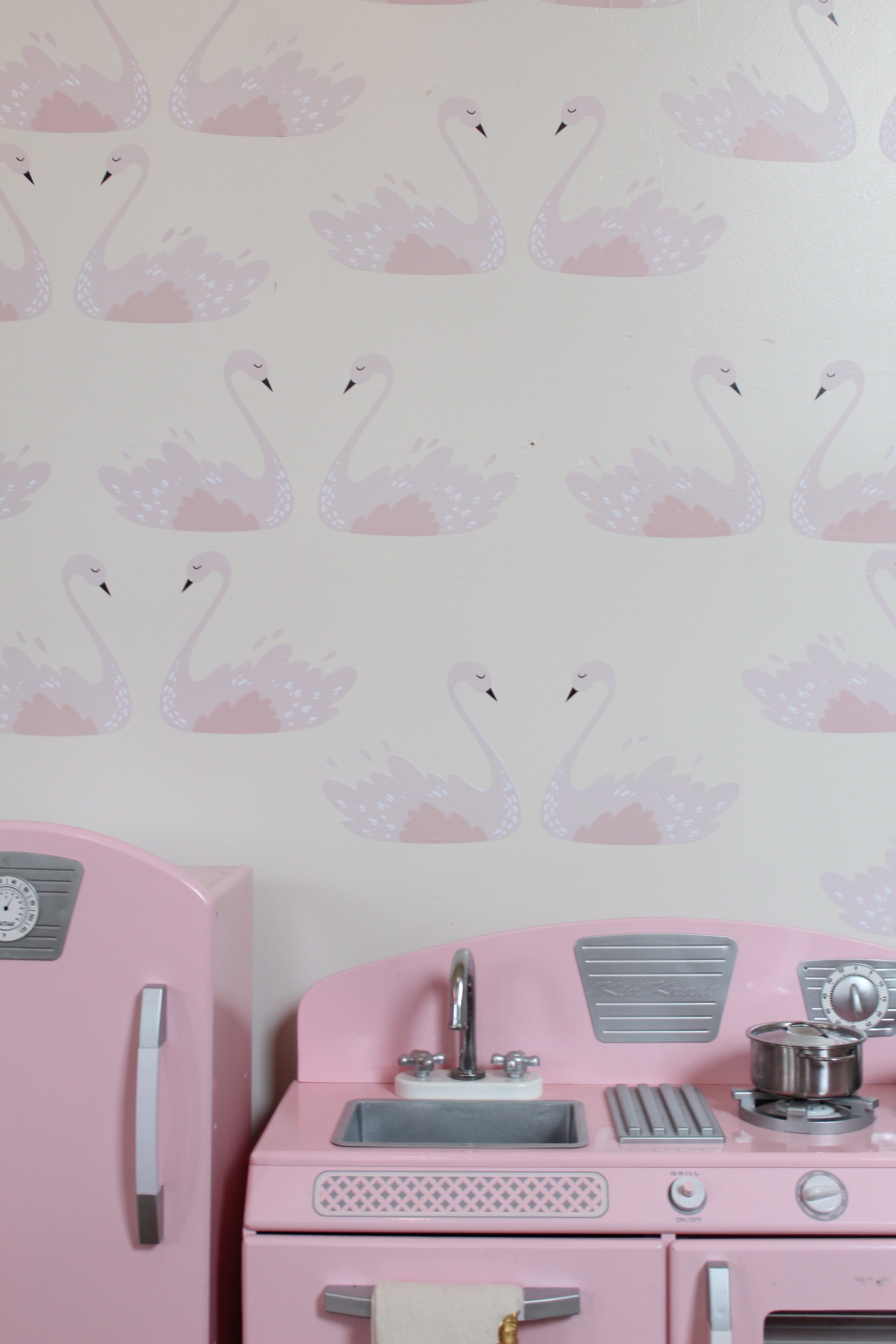 Two Ways to use our Swan Decals! – Urbanwalls Inc.